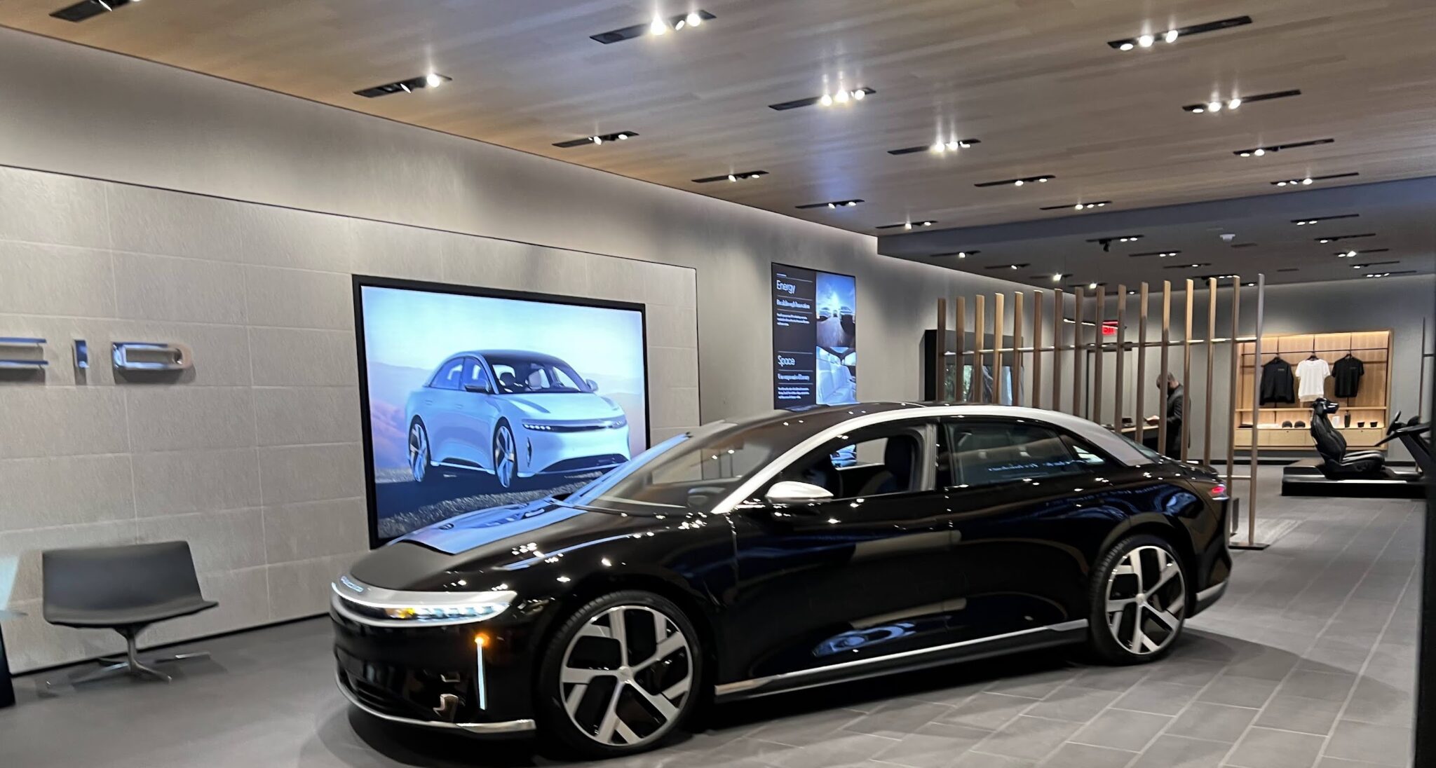 Lucid Air VR Experience In Showrooms - Lucid Insider Blog - Lucid Air ...
