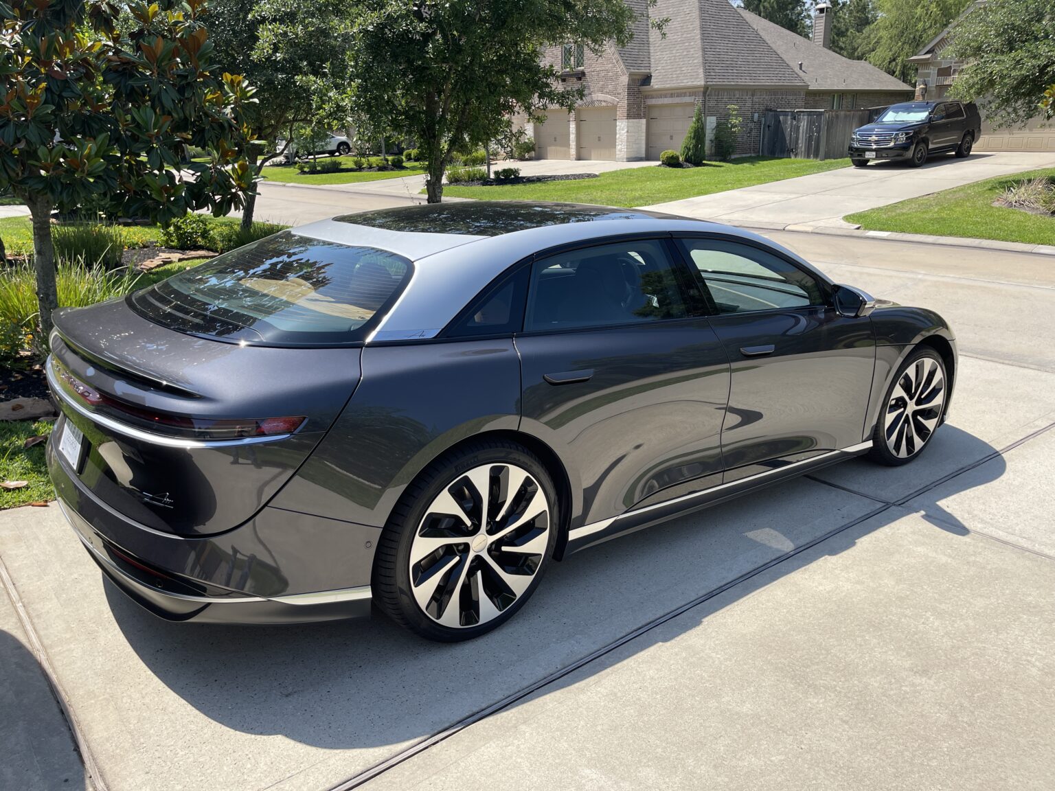 Lucid Motors Delivering First Quantum Grey Lucid Air EVs - Lucid ...