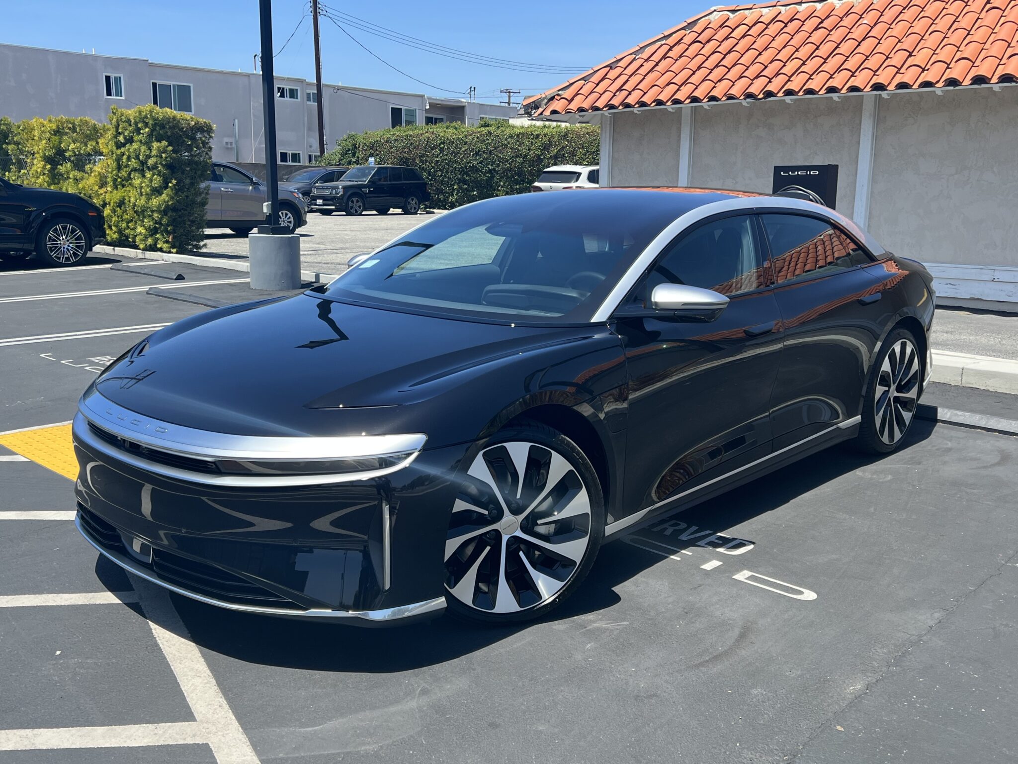 Lucid Motors Delivering First Quantum Grey Lucid Air EVs - Lucid ...
